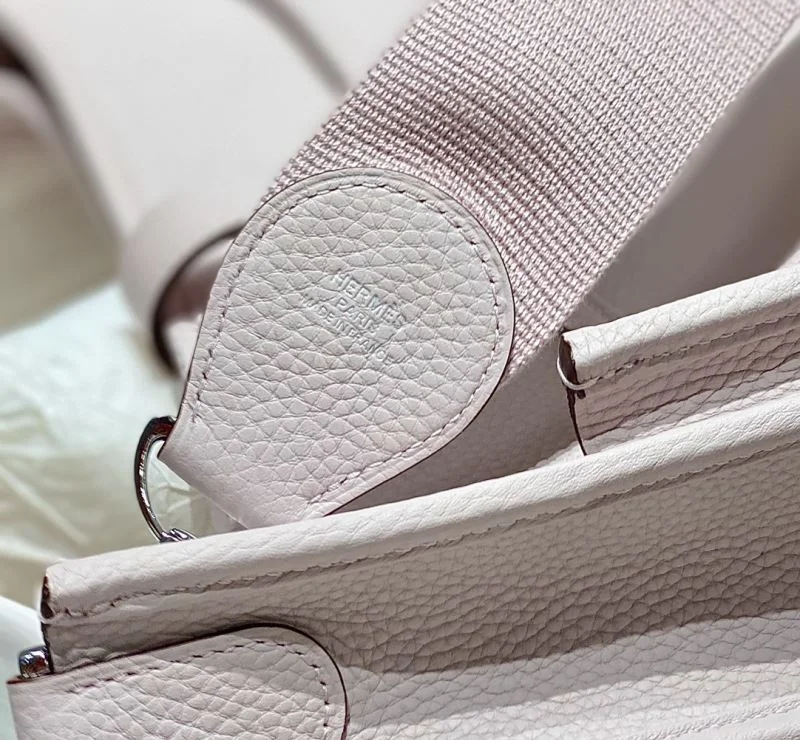 Low-cost Hermes Evelyn Bags