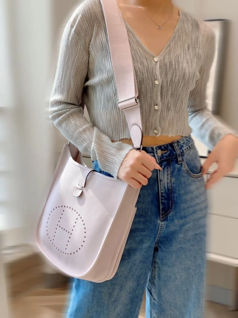 Low-cost Hermes Evelyn Bags