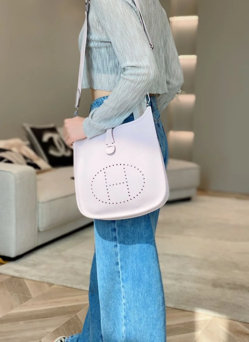 Low-cost Hermes Evelyn Bags