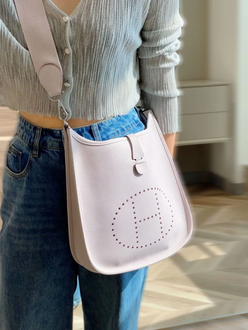 Low-cost Hermes Evelyn Bags