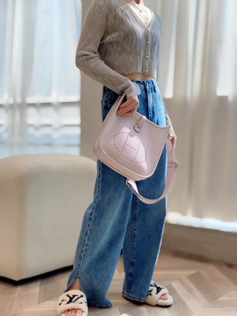 Low-cost Hermes Evelyn Bags