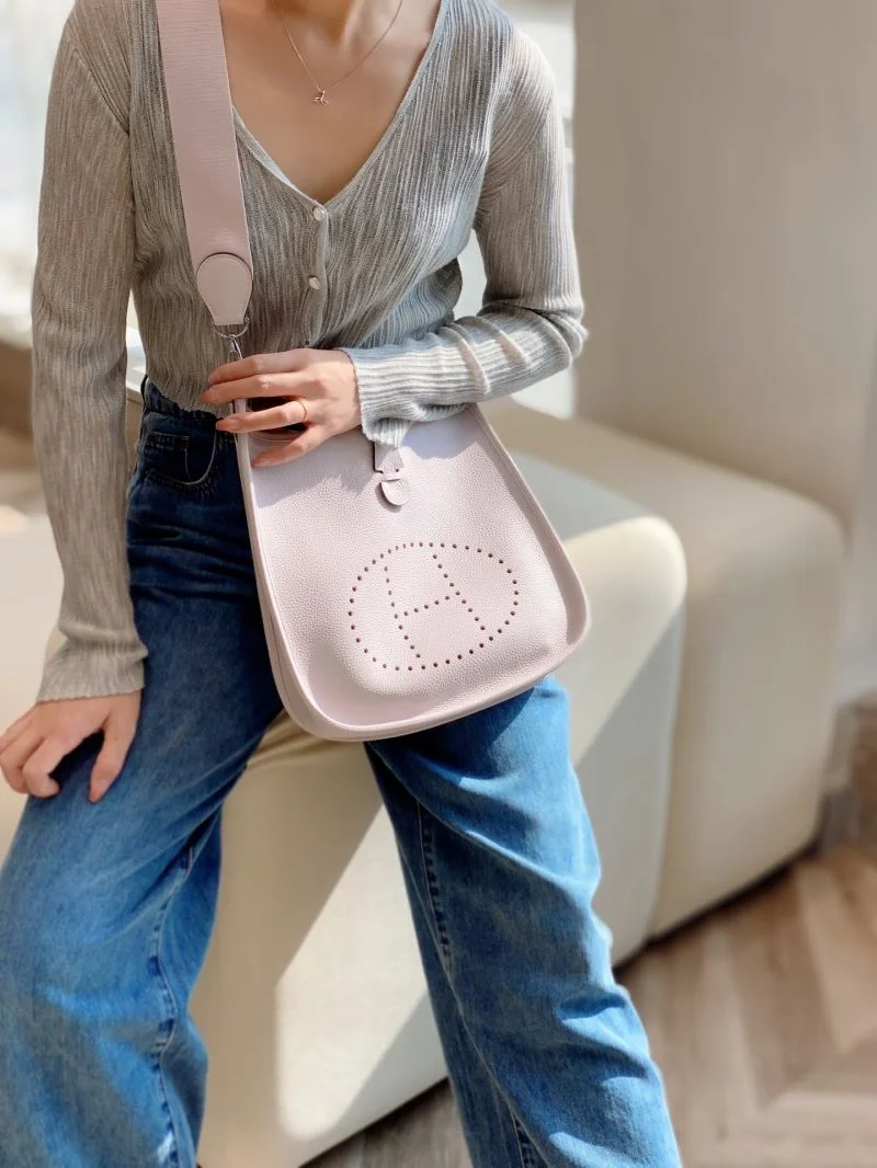 Low-cost Hermes Evelyn Bags