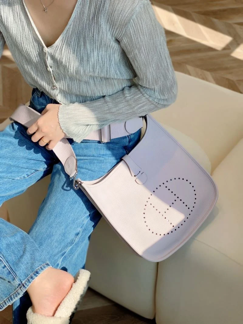 Low-cost Hermes Evelyn Bags