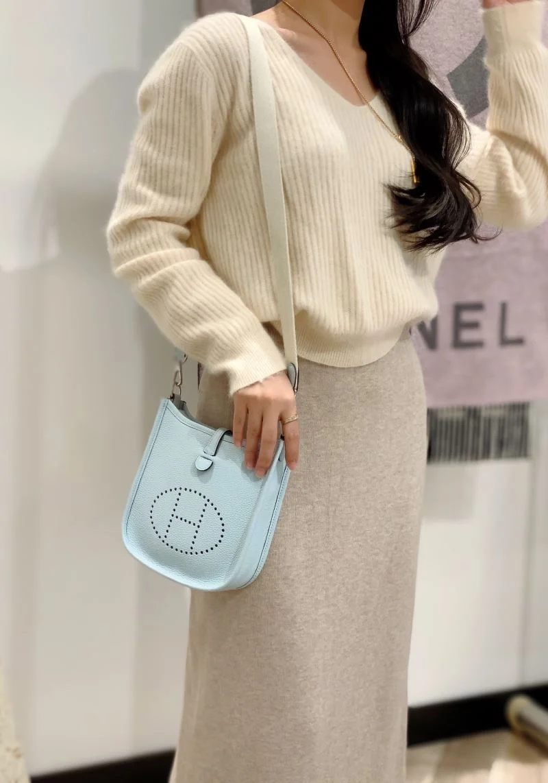 Indistinguishable Hermes Evelyn Bags