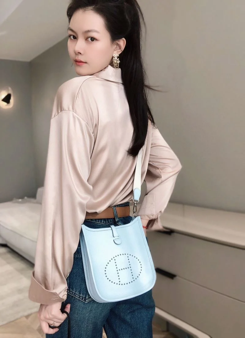 Indistinguishable Hermes Evelyn Bags