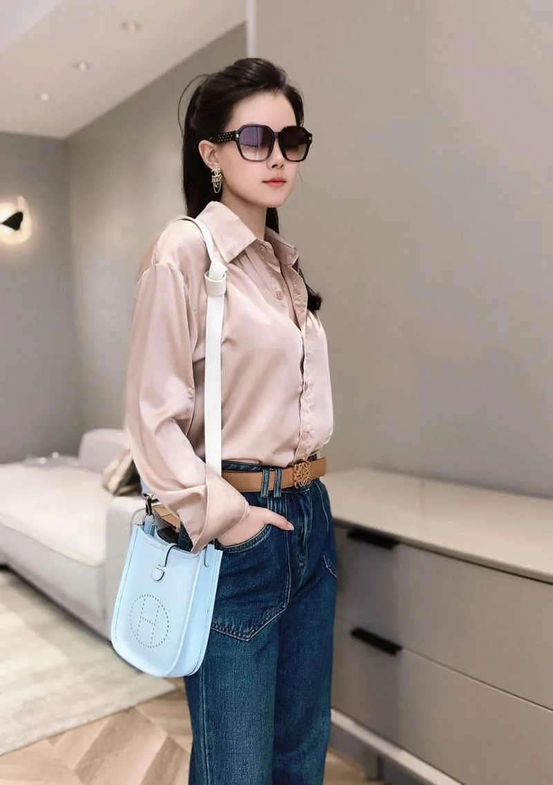 Indistinguishable Hermes Evelyn Bags