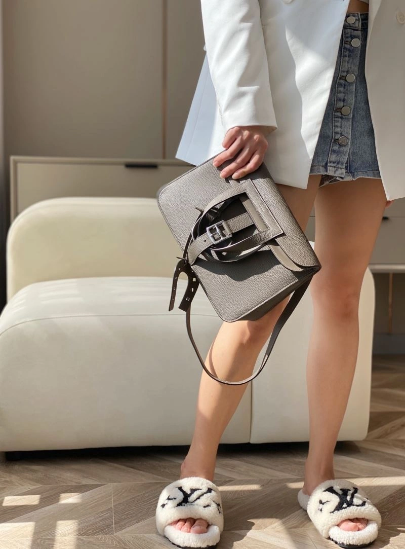 Low-cost Hermes Halzan Bags