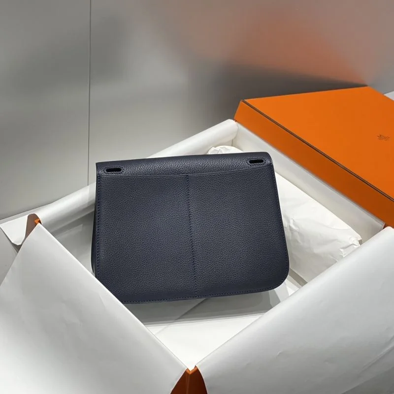 Accurate model Hermes Halzan Bags