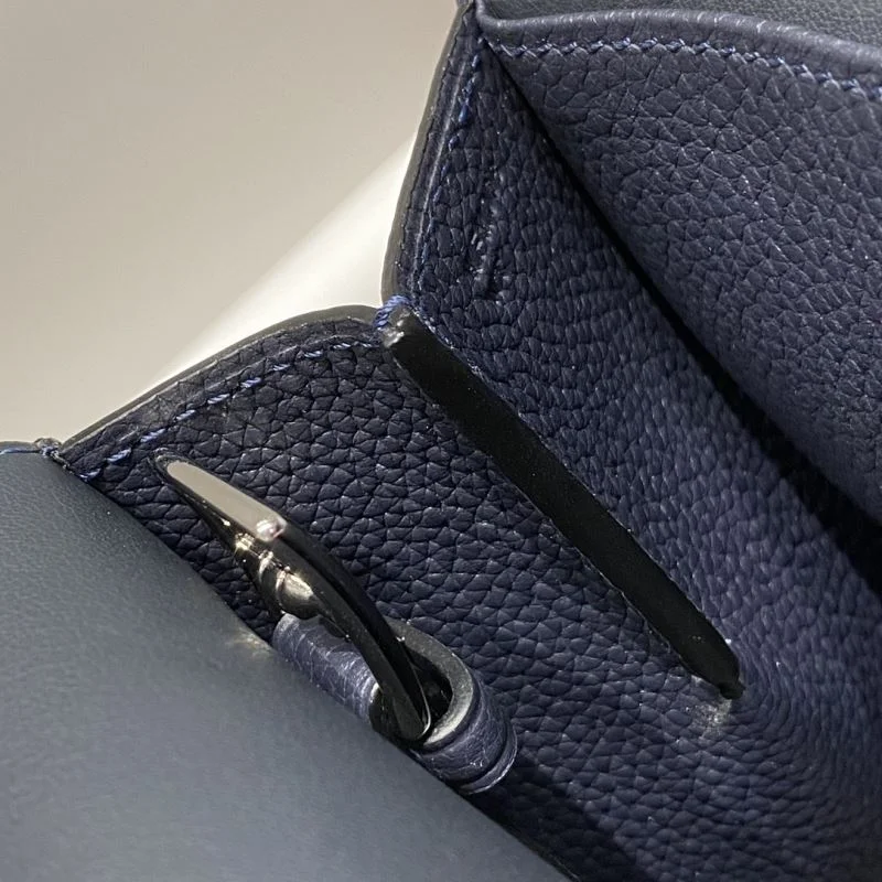 Accurate model Hermes Halzan Bags