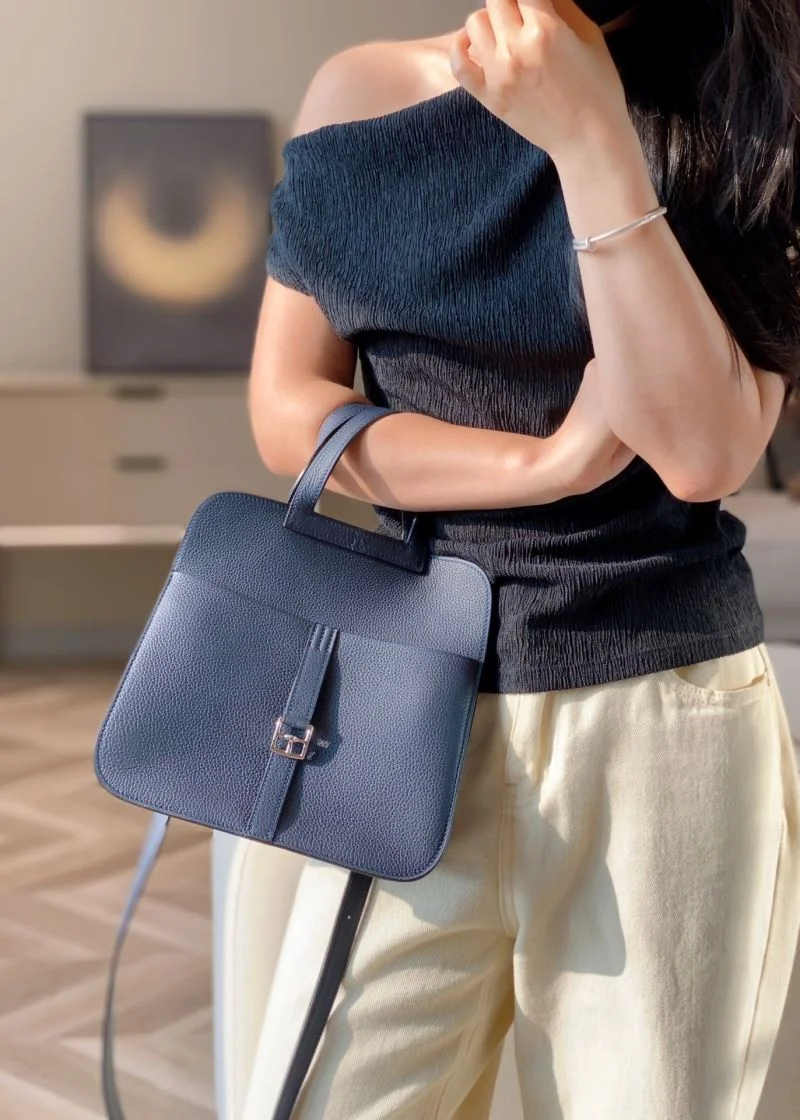 Accurate model Hermes Halzan Bags