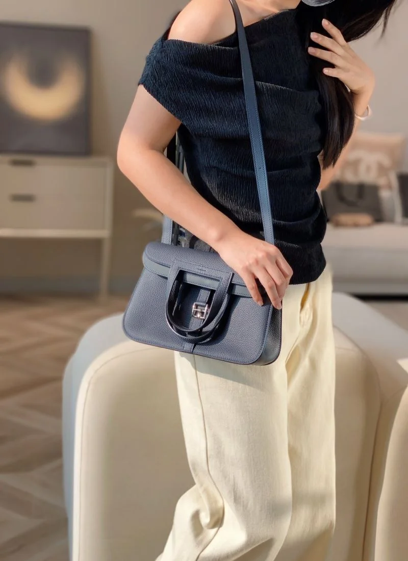 Accurate model Hermes Halzan Bags