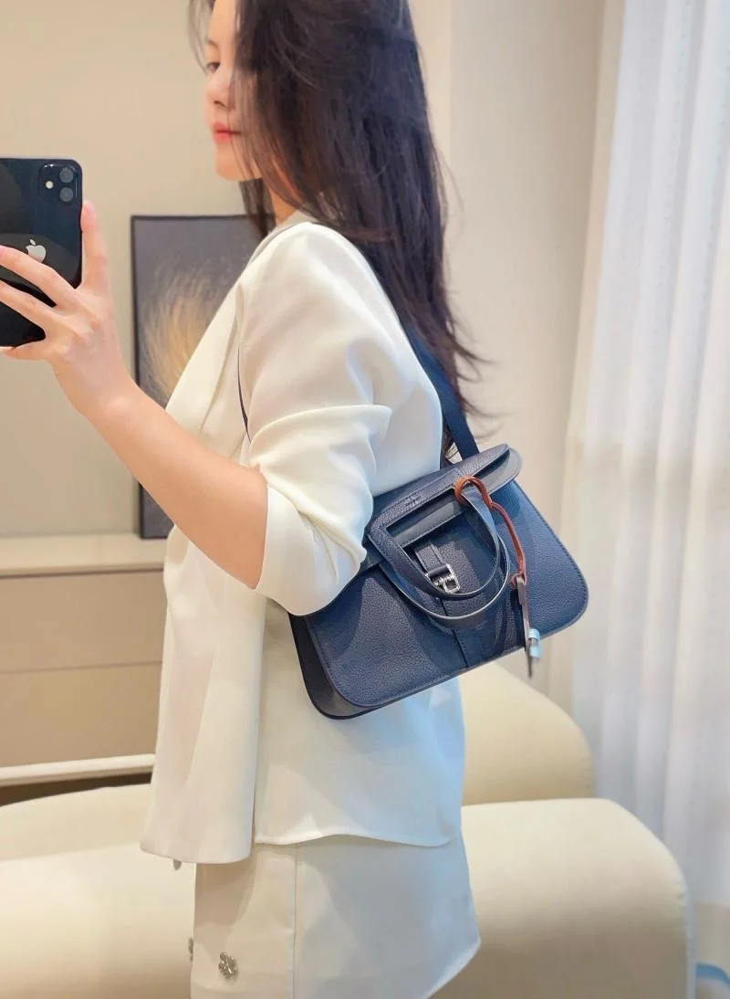 Accurate model Hermes Halzan Bags