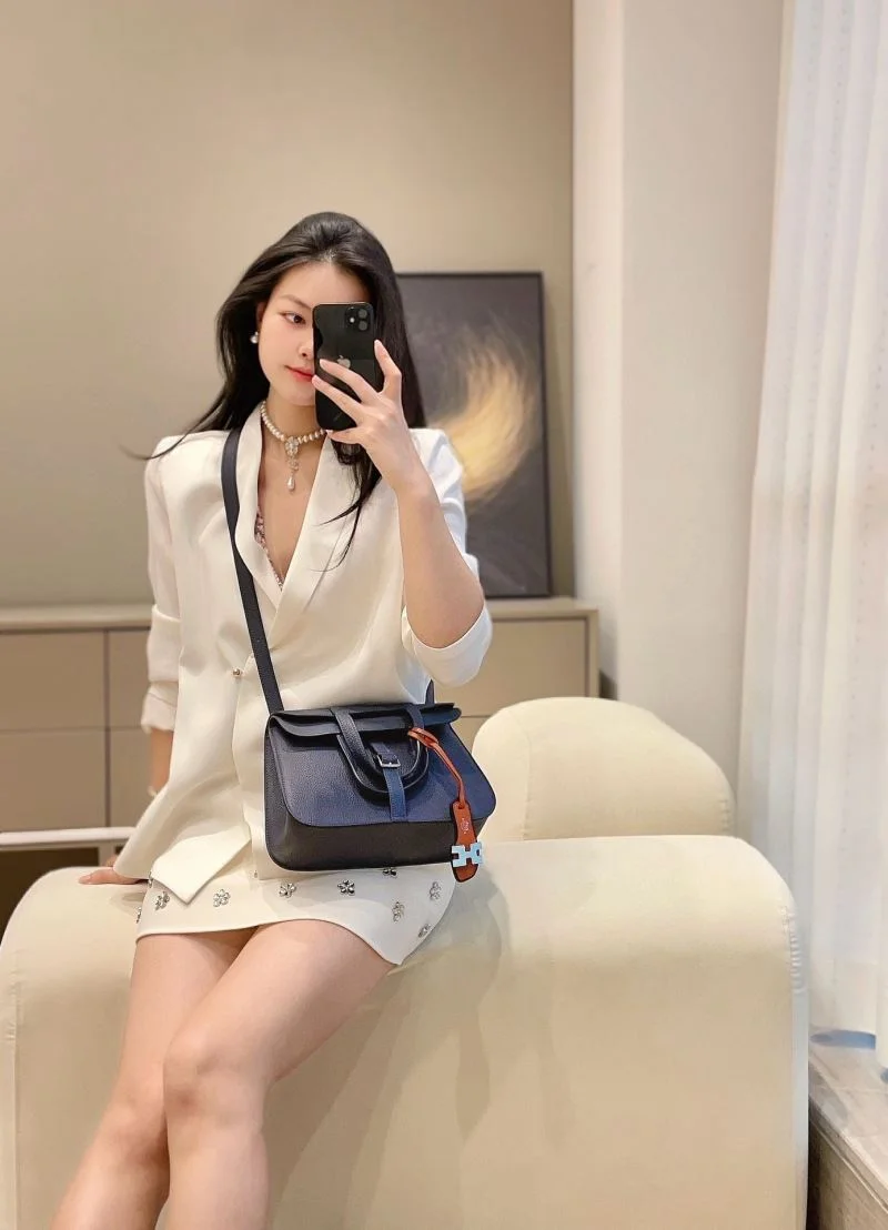 Accurate model Hermes Halzan Bags