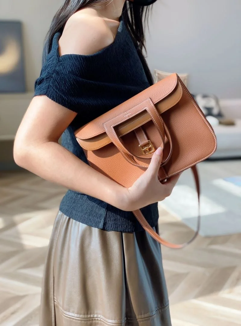 Top mirror Hermes Halzan Bags