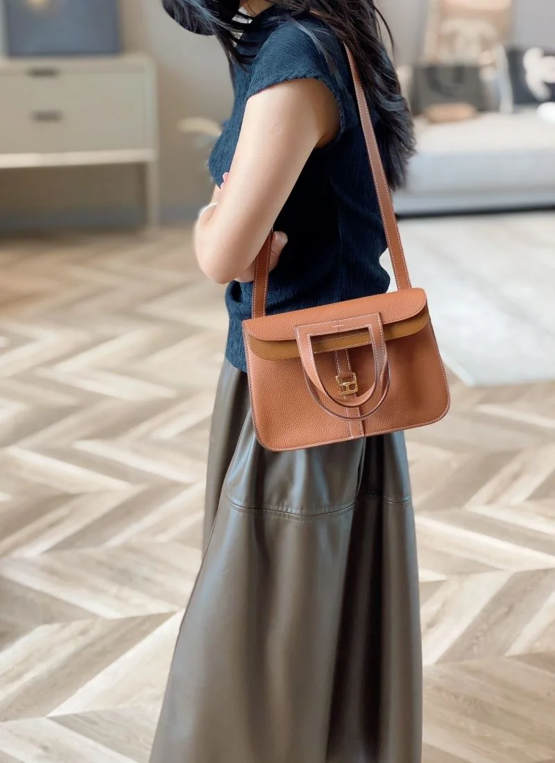 Top mirror Hermes Halzan Bags