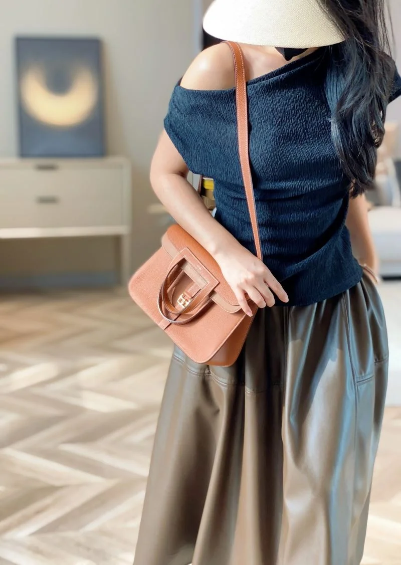 Top mirror Hermes Halzan Bags