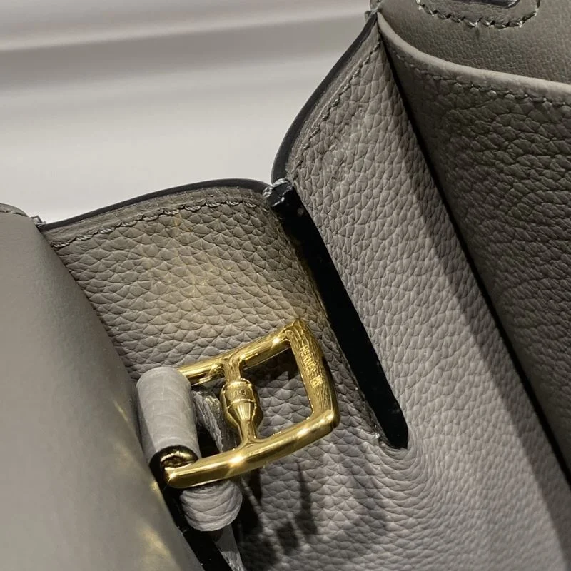 Low-cost Hermes Halzan Bags