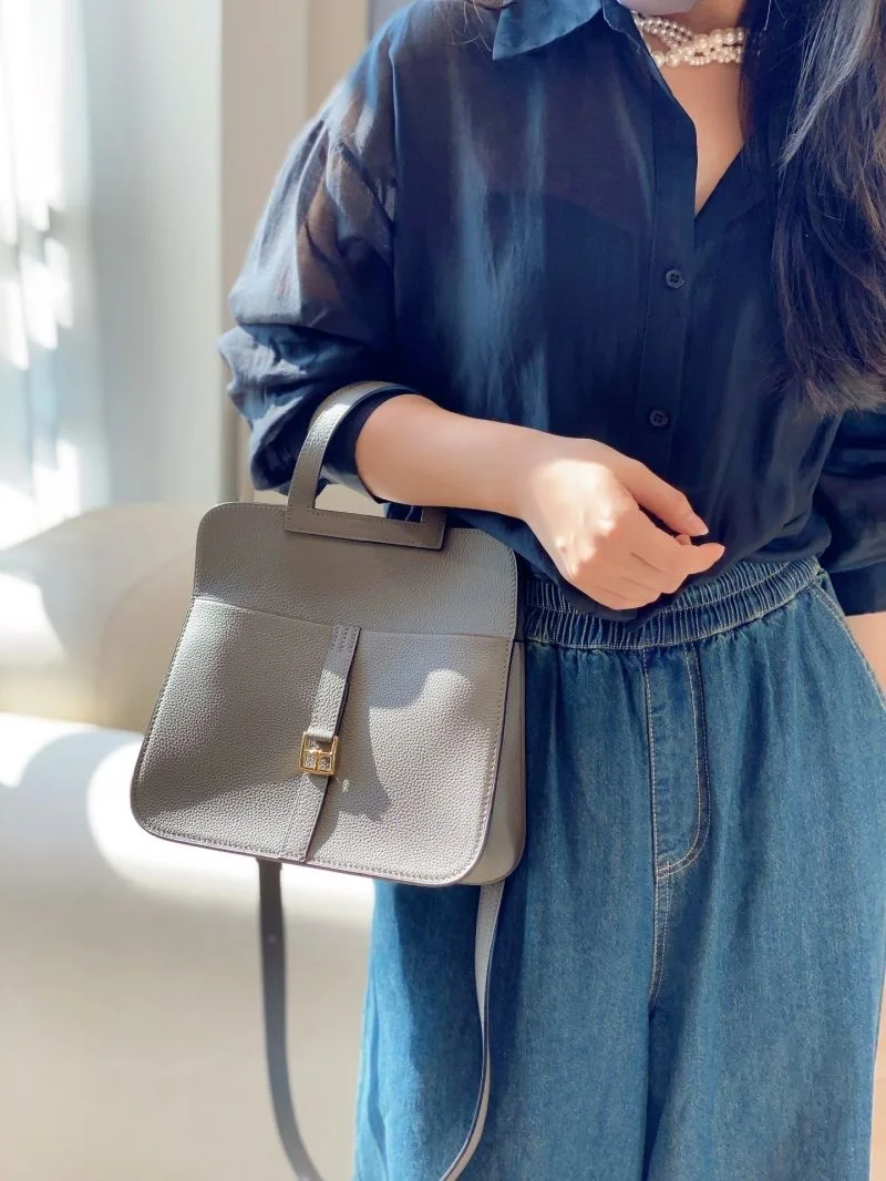 Low-cost Hermes Halzan Bags