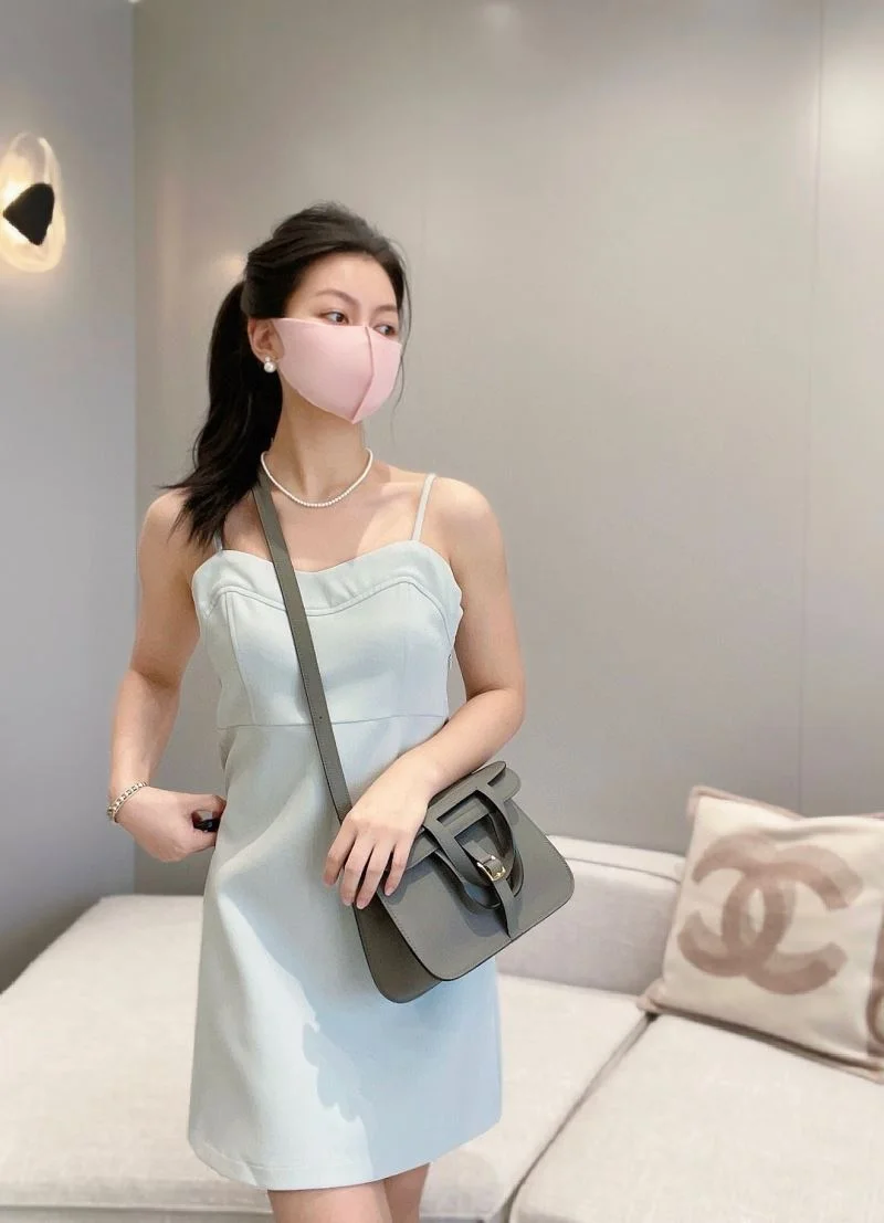 Low-cost Hermes Halzan Bags