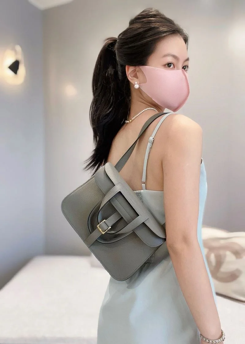 Low-cost Hermes Halzan Bags