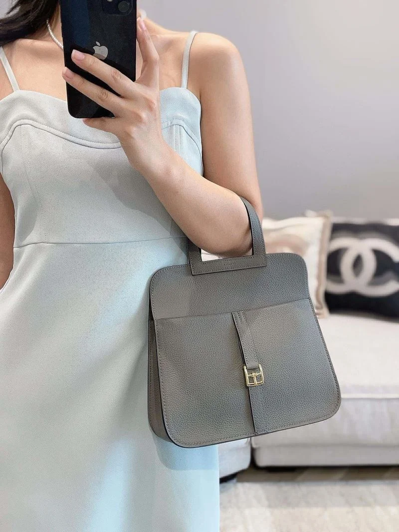Low-cost Hermes Halzan Bags