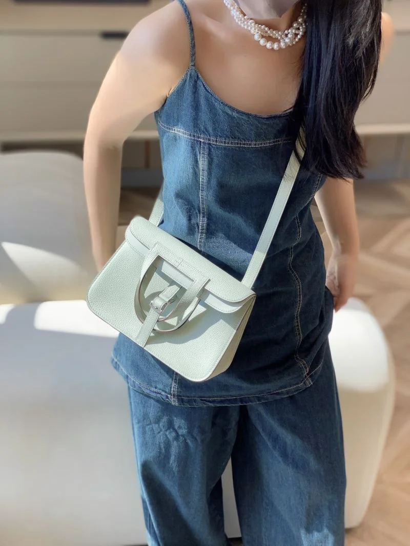 Low-cost Hermes Halzan Bags