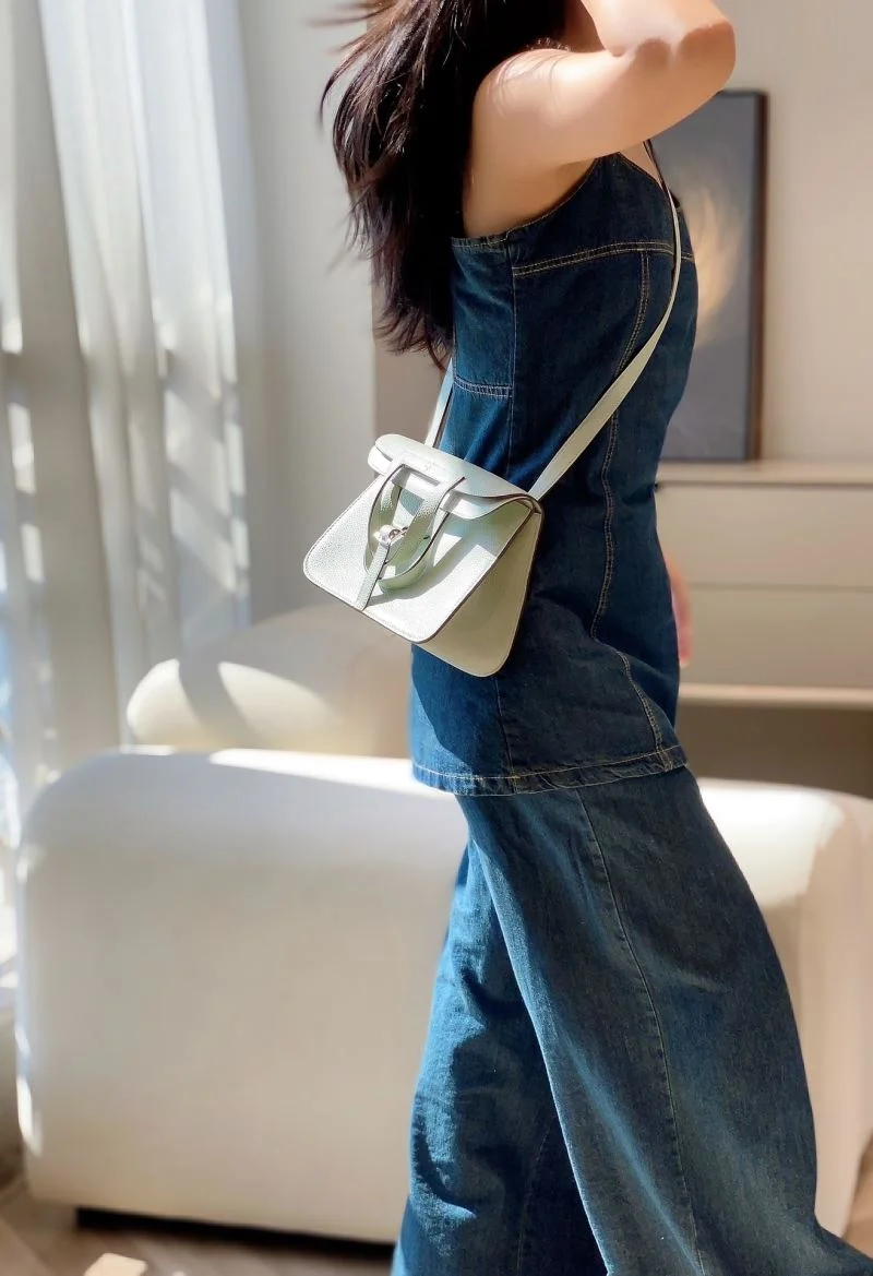 Low-cost Hermes Halzan Bags