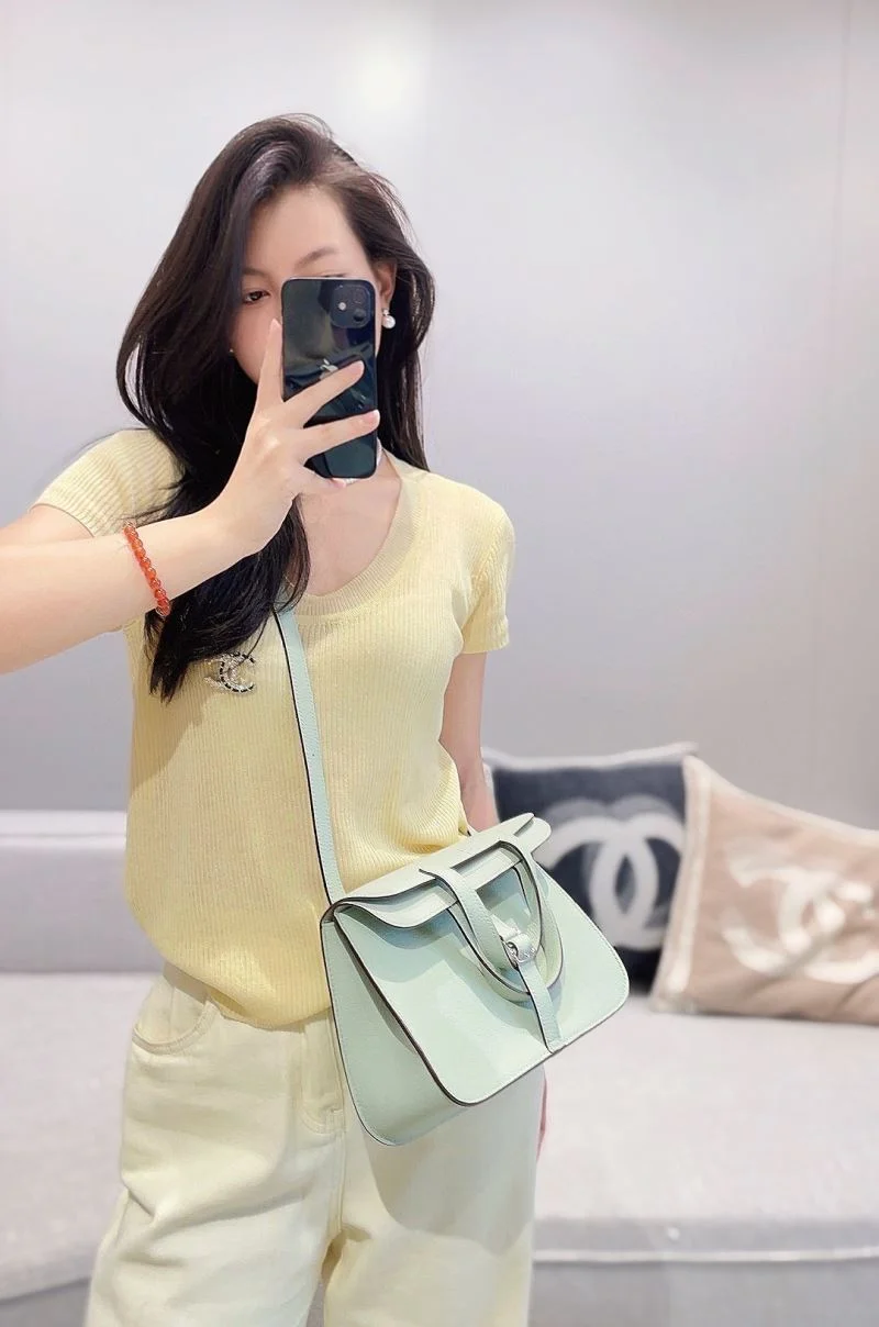 Low-cost Hermes Halzan Bags