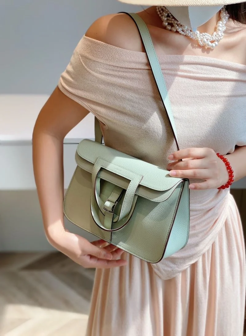 Low-cost Hermes Halzan Bags