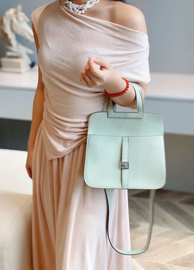 Low-cost Hermes Halzan Bags