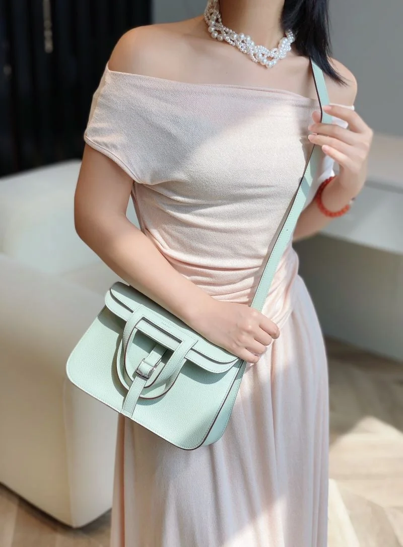 Low-cost Hermes Halzan Bags