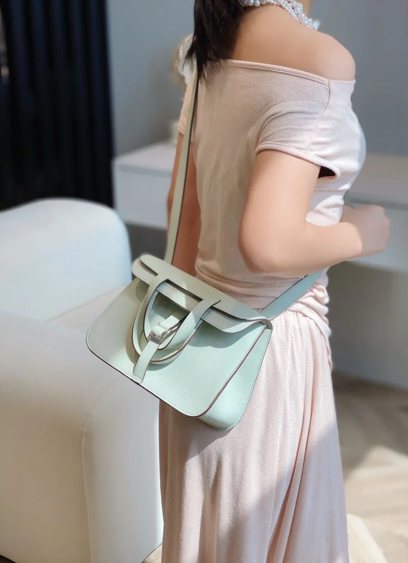 Low-cost Hermes Halzan Bags