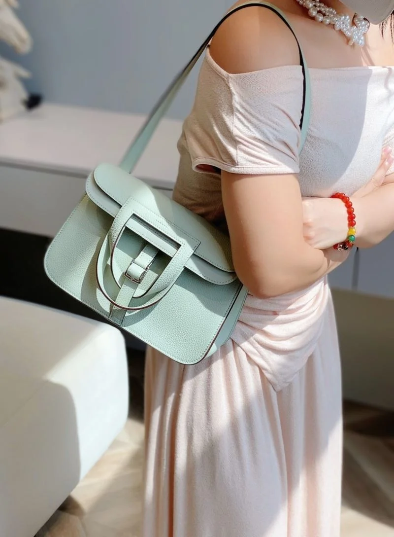 Low-cost Hermes Halzan Bags