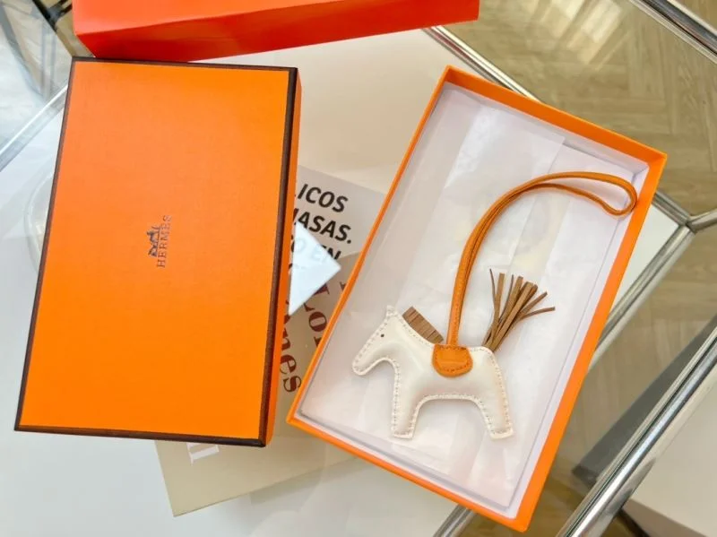 1:1 copy Hermes Handmade Pendant