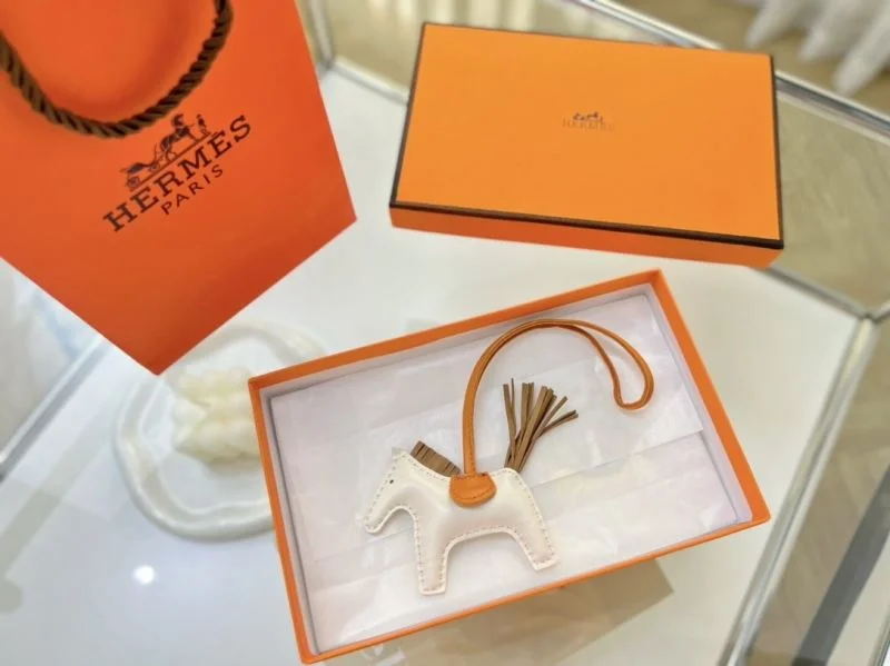 1:1 copy Hermes Handmade Pendant