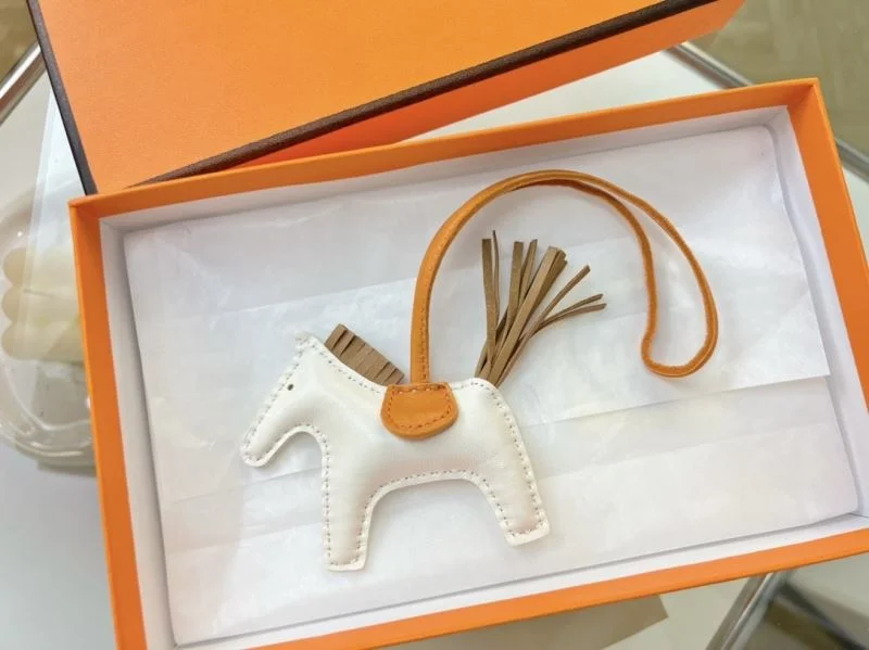 1:1 copy Hermes Handmade Pendant
