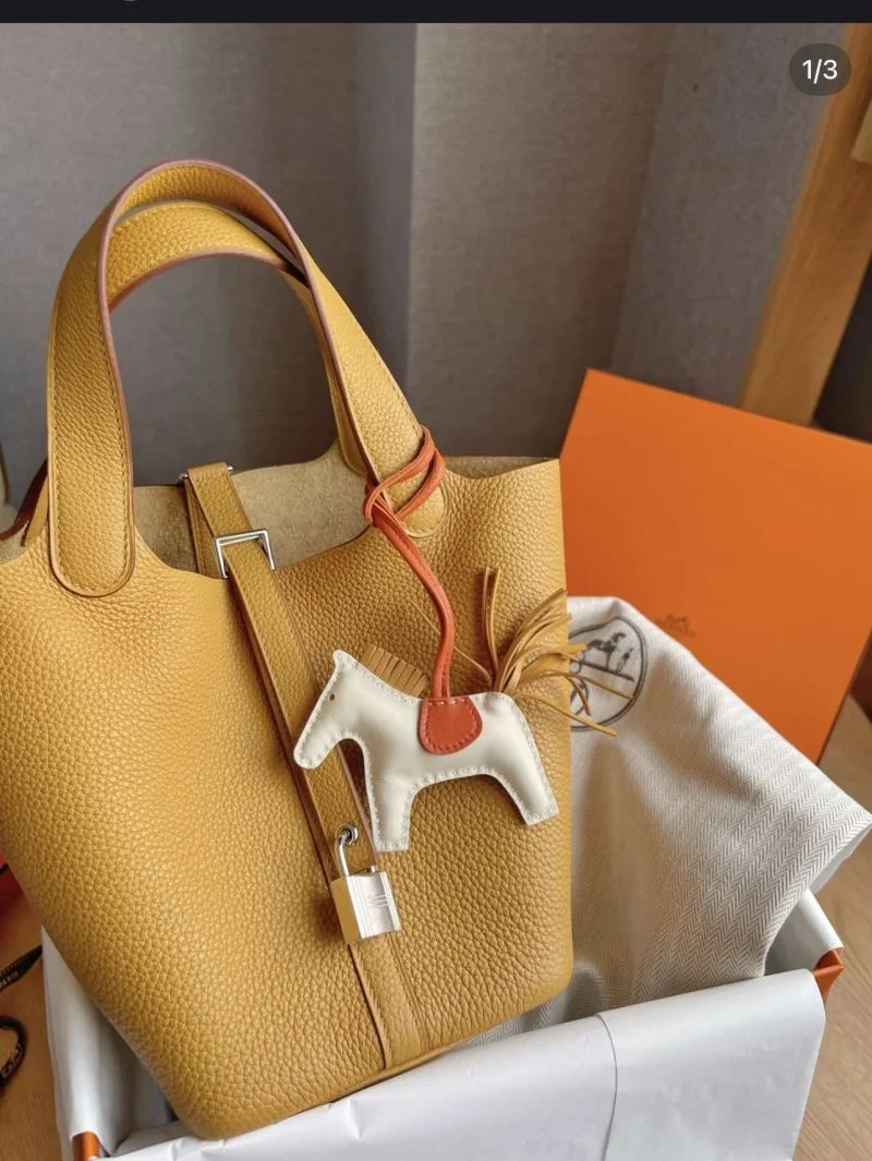 1:1 copy Hermes Handmade Pendant