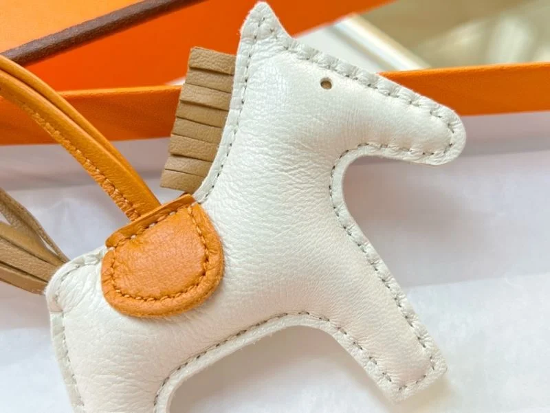 1:1 copy Hermes Handmade Pendant