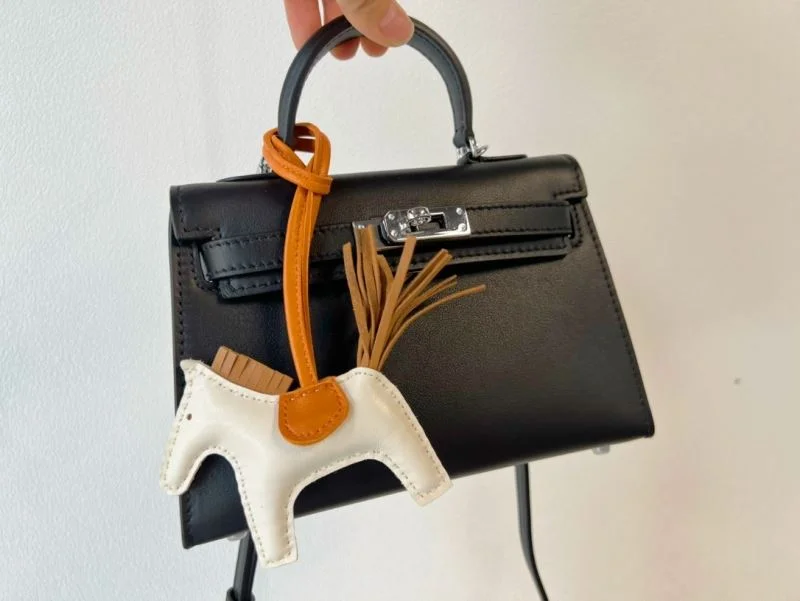 1:1 copy Hermes Handmade Pendant