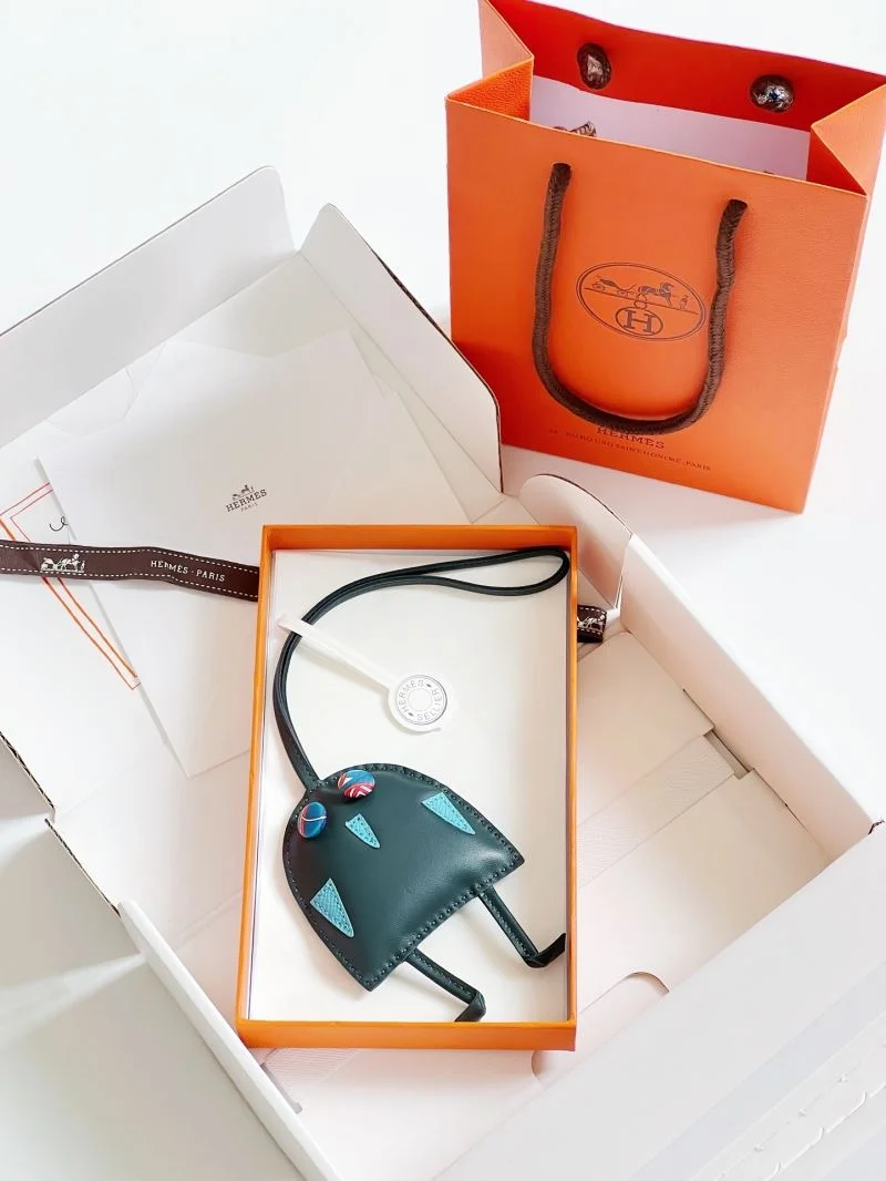 High accuracy Hermes Handmade Pendant