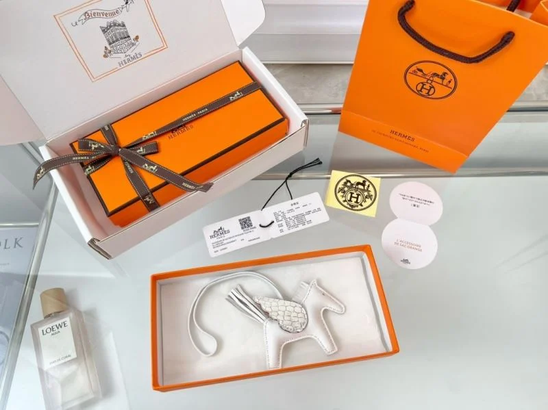 Accurate model Hermes Handmade Pendant