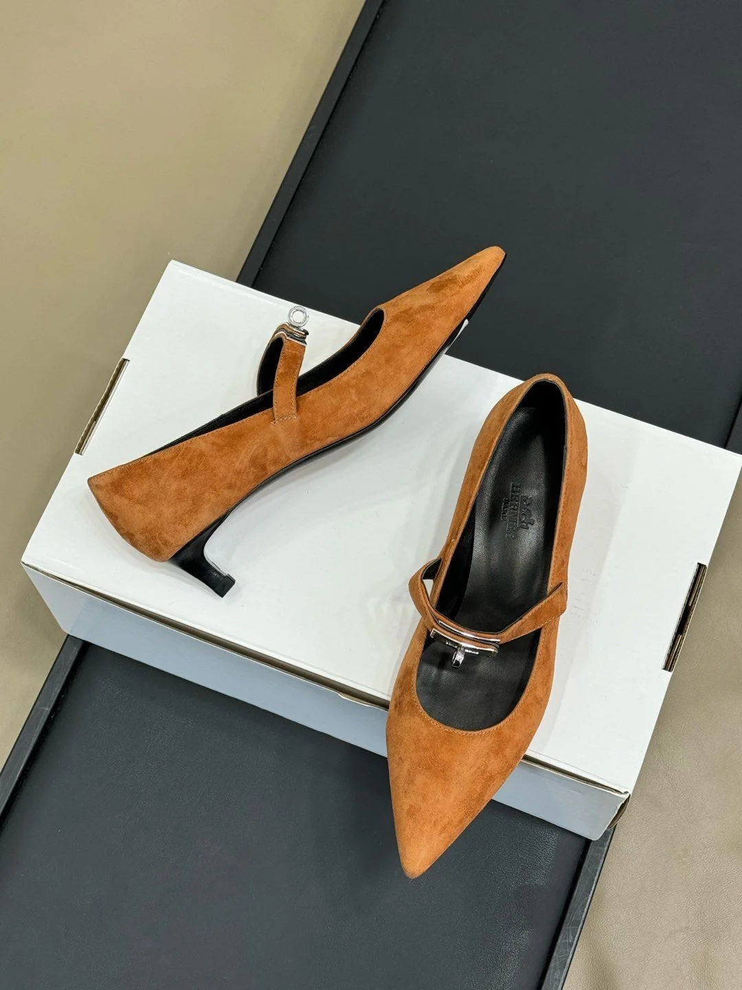 Exact replica Hermes Heeled Shoes