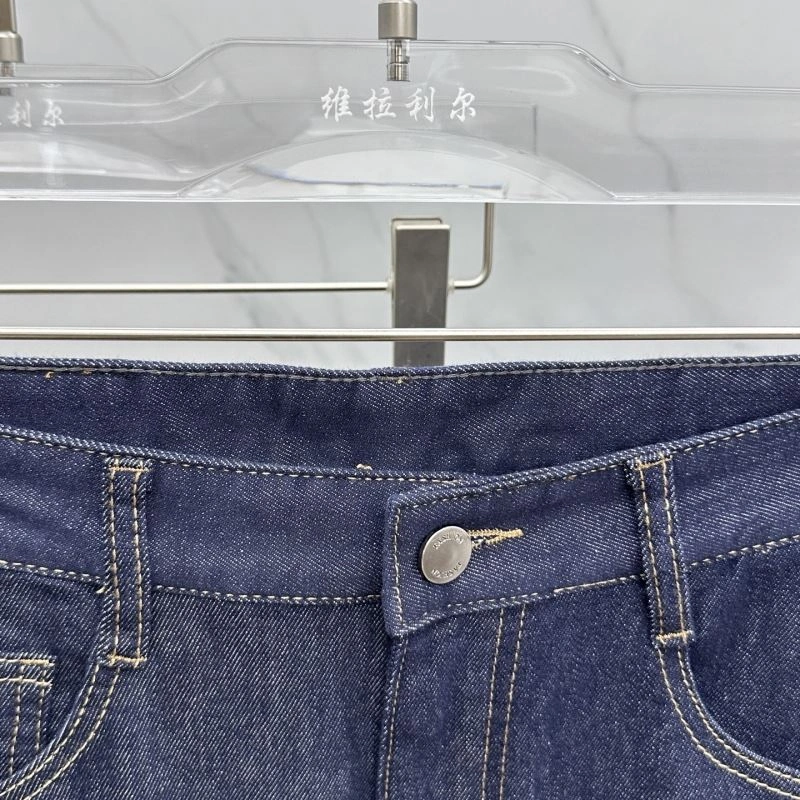 Low-cost Hermes Jeans