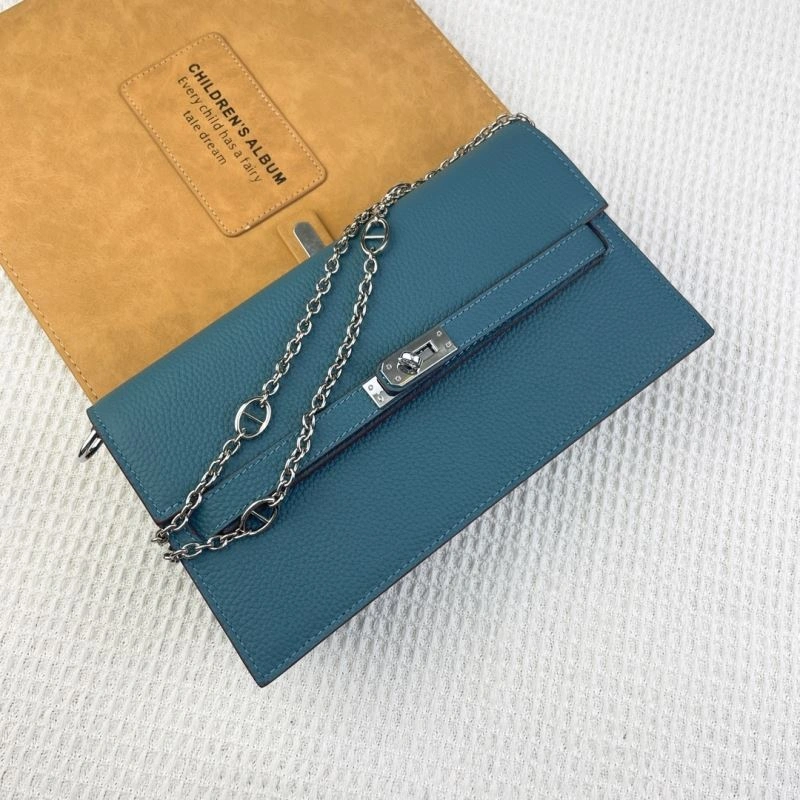 Indistinguishable Hermes Kelly Bags