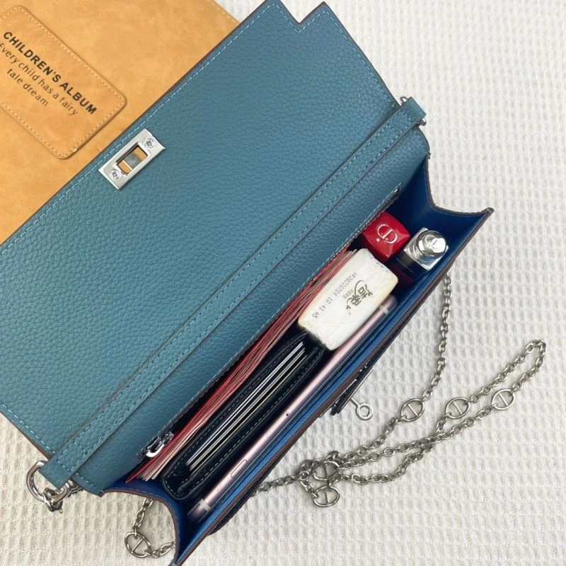 Indistinguishable Hermes Kelly Bags
