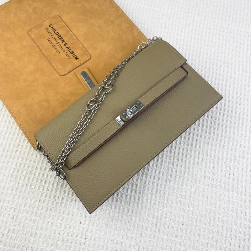Indistinguishable Hermes Kelly Bags