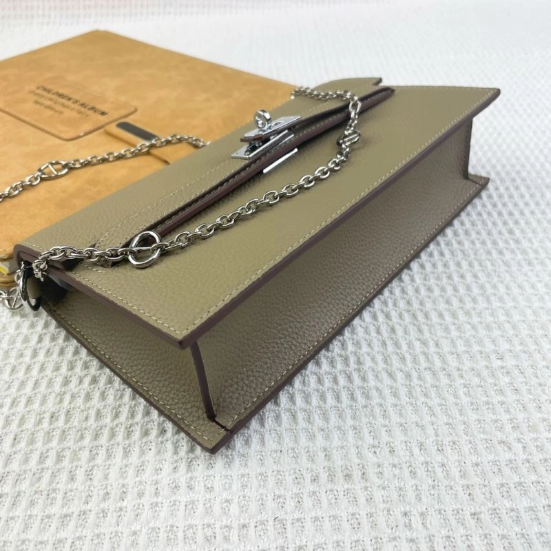 Indistinguishable Hermes Kelly Bags