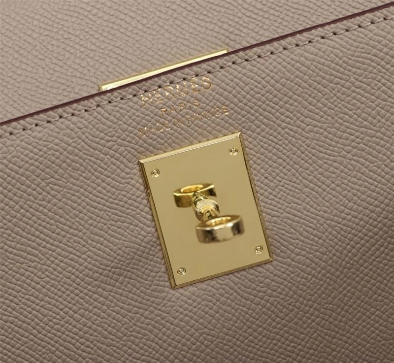 Top mirror Hermes Kelly Bags