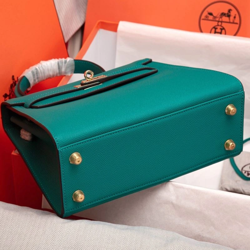 Indistinguishable Hermes Kelly Bags
