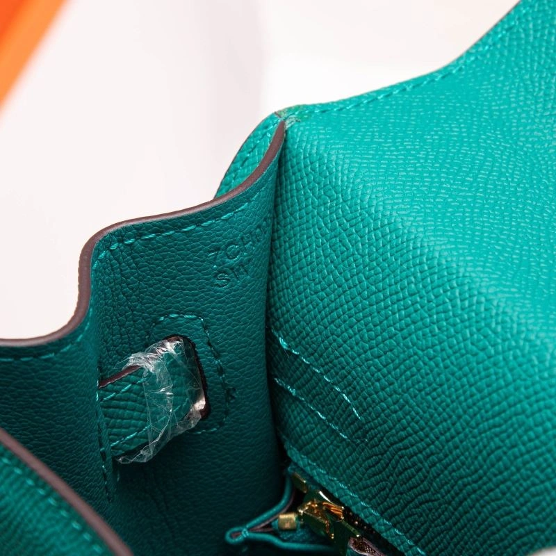 Indistinguishable Hermes Kelly Bags